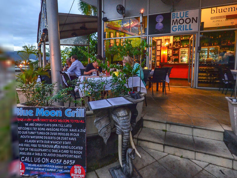 Blue Moon Grill - Things to Do - Bellevue At Trinity Beach